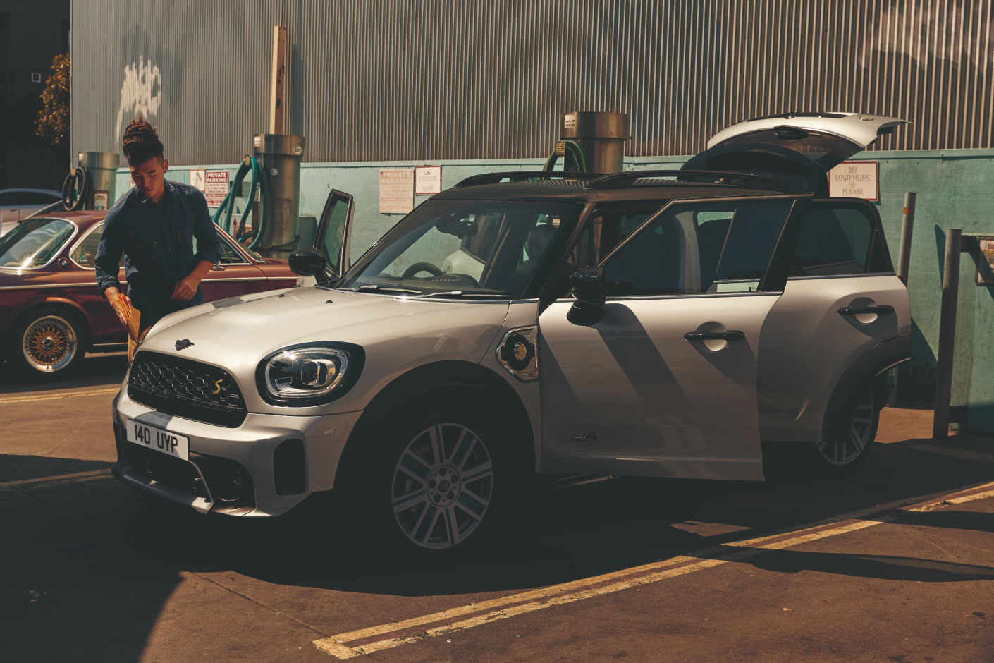 Arnold Clark Giffnock | Authorised MINI Retailer